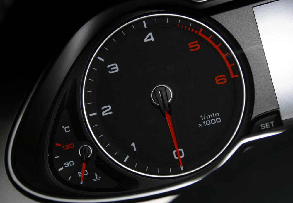 What is an Instrument Panel? (with pictures)