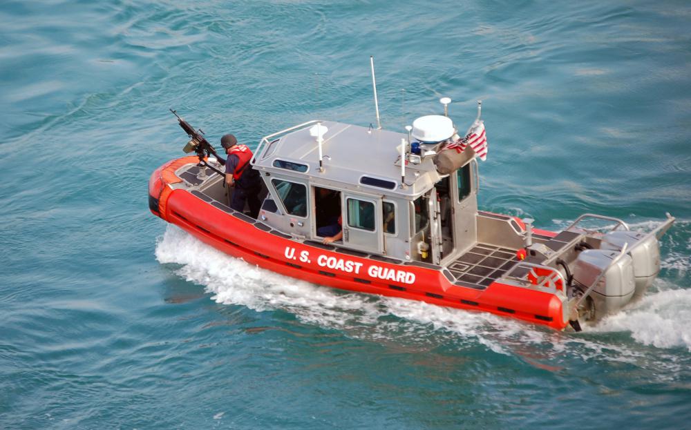 What Is a Speed Boat? (with pictures)