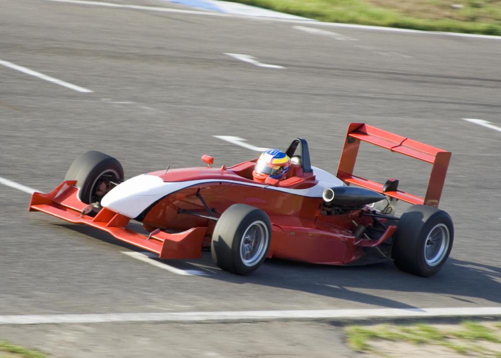 What Are Race Car Aerodynamics? (with pictures)