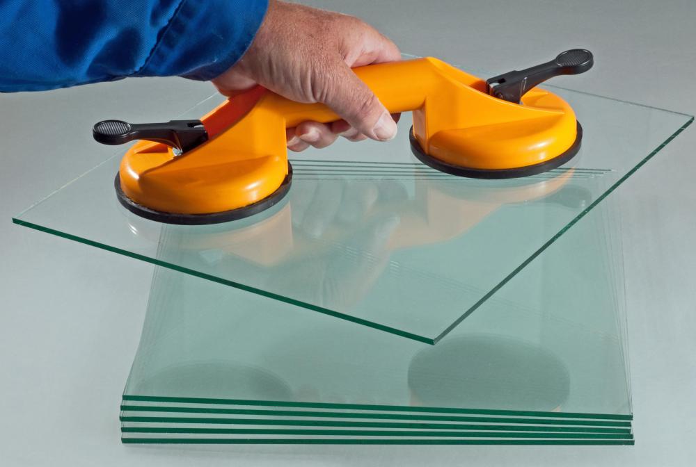 What is Mobile Auto Glass Replacement? (with pictures)