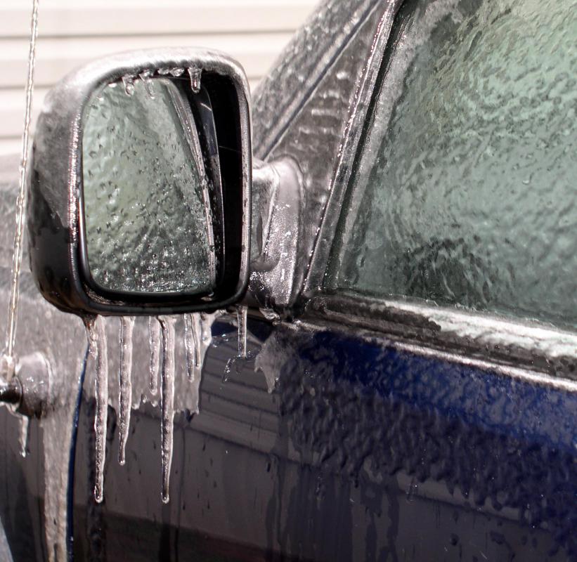 How Should I Drive in the Snow? (with pictures)