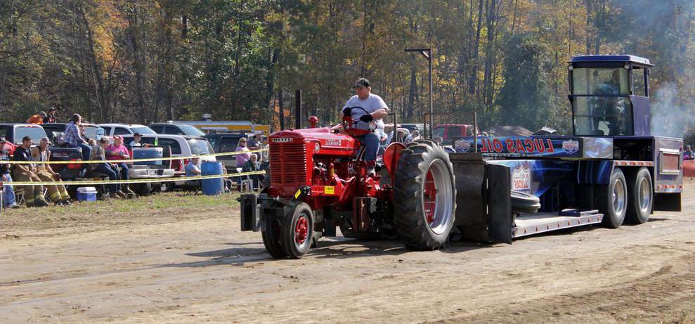 What is a Ballast Tractor? (with picture)