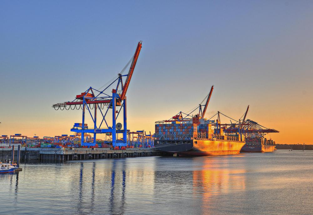 What Is a Freight Terminal? (with pictures)