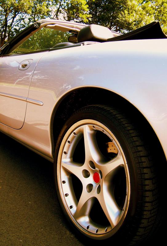 What are Mag Wheels? (with pictures)