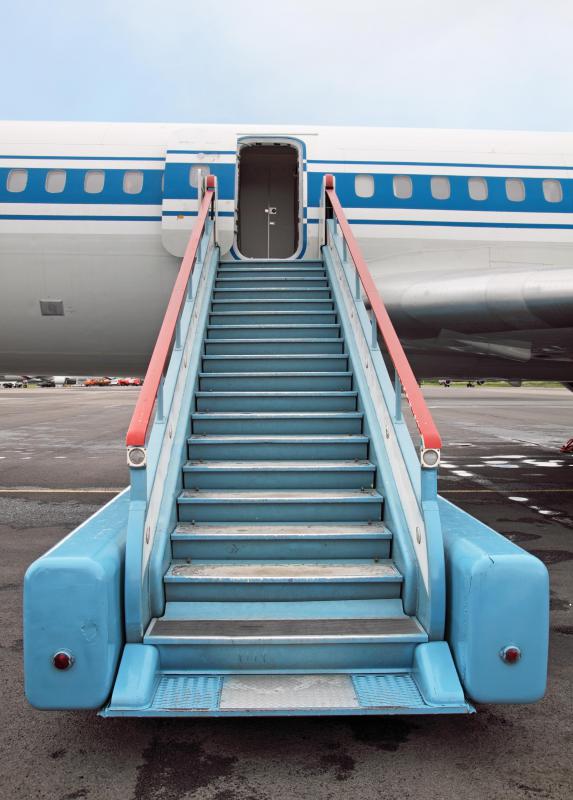 What is an Airplane Cabin? (with pictures)