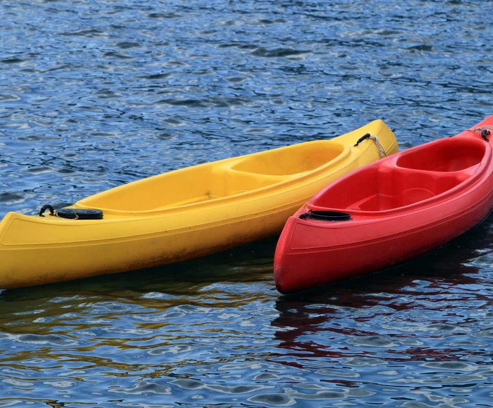 What Are the Different Types of Canoe Racks? (with picture)
