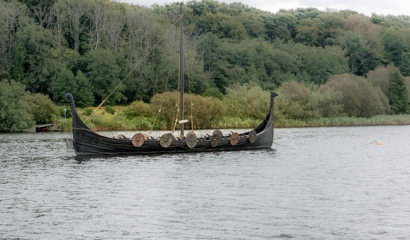What are Viking Ships? (with pictures)